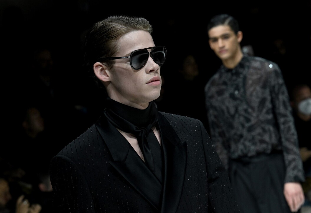 Emporio Armani, sfilate Fashion Week: uomini oltre i confini