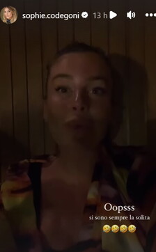 Sophie Codegoni alle Maldive con Alessandro Basciano, le foto col pancione