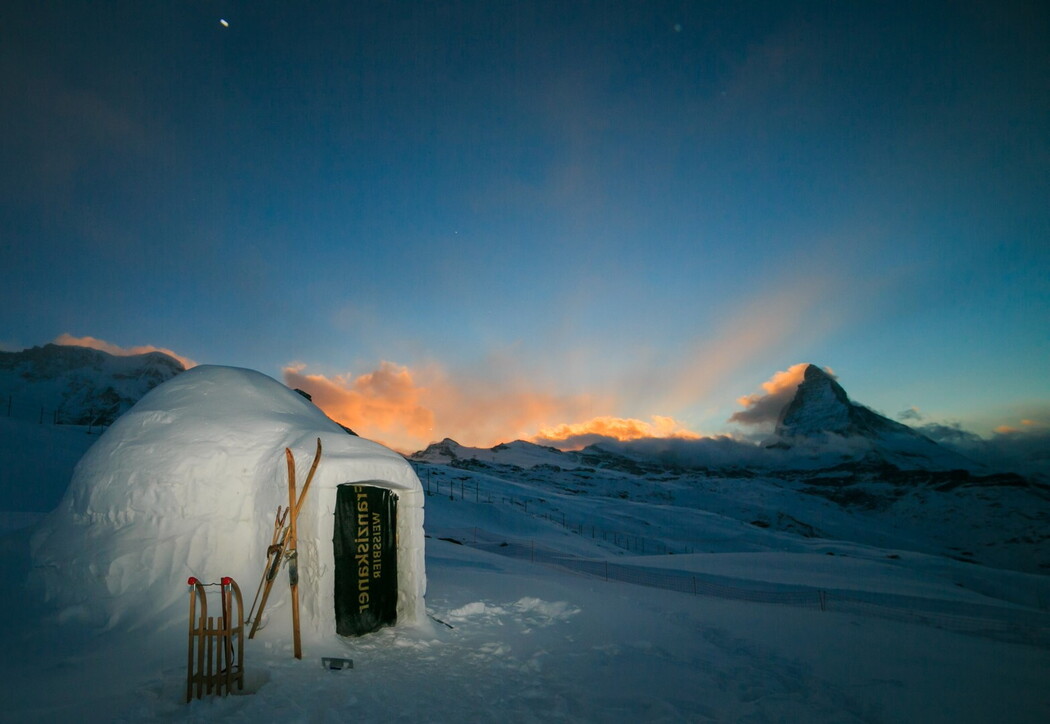 Case sull'albero, glass cube, igloo: la magia del glamping in inverno