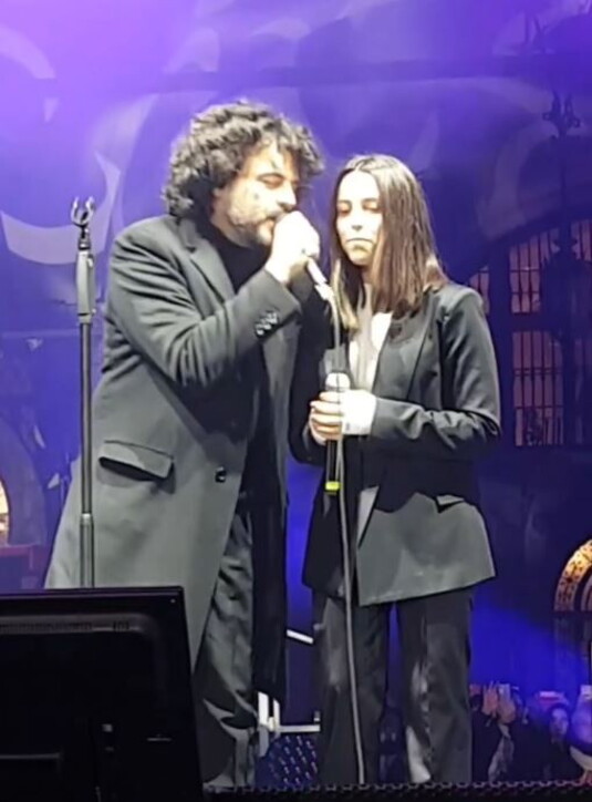 Francesco Renga canta con il suo angelo Jolanda: "Ho pianto"