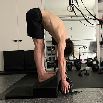 Bryan Johnson, 45 anni, e la sfida al tempo: quanti anni dimostra?