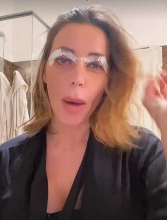 Karina Cascella fa blefaroplastica: via palpebre da pesce lesso