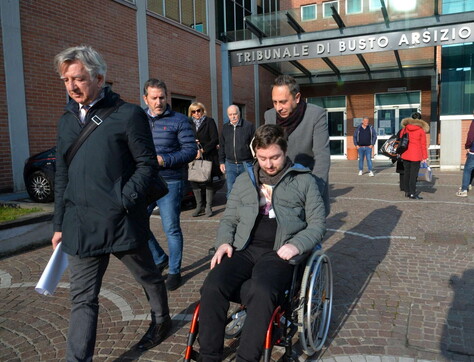 Strage di Samarate, Nicolò Maja rivede in aula il padre killer