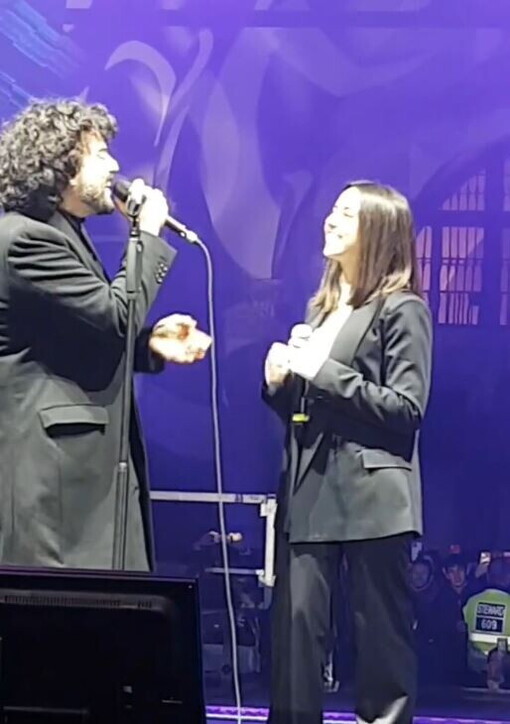 Jolanda Renga e il fidanzato travestiti da Ambra e Renga