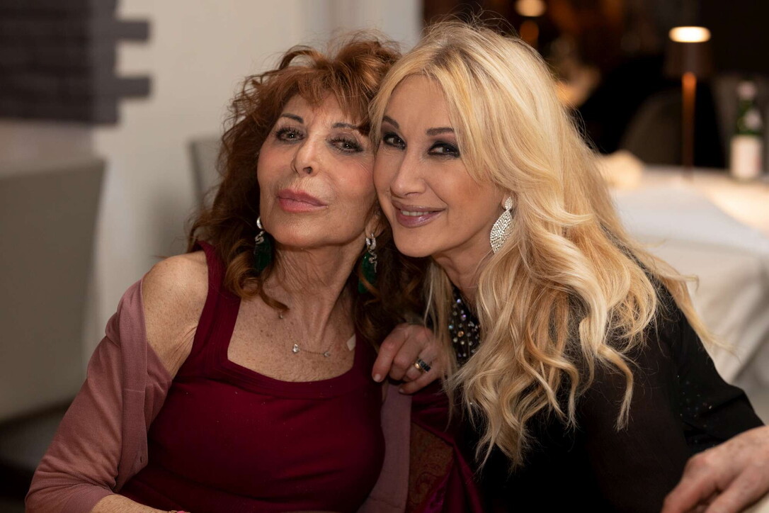 Simona Tagli compie gli anni e festeggia con tanti amici vip