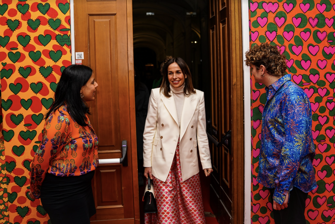Alessandro Enriquez illumina l'arte di Marco Lodola, il circo della ...