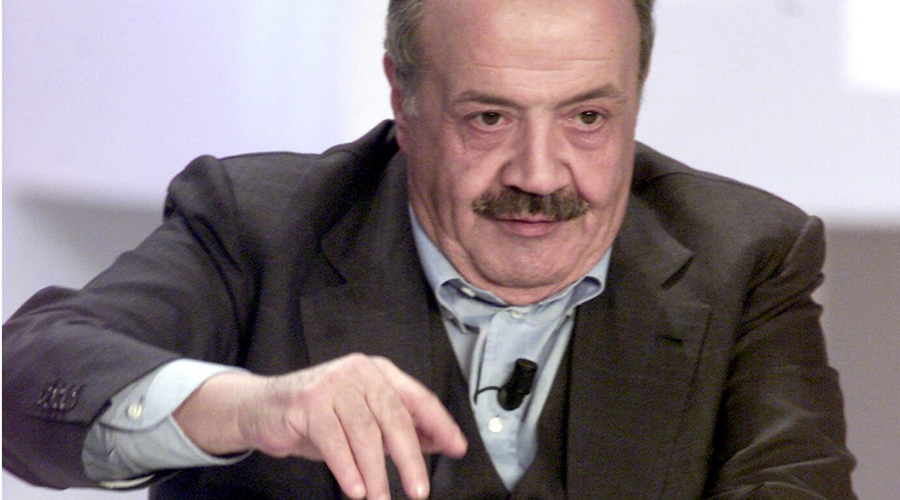 Maurizio Costanzo in una tomba provvisoria che fu della Vitti
