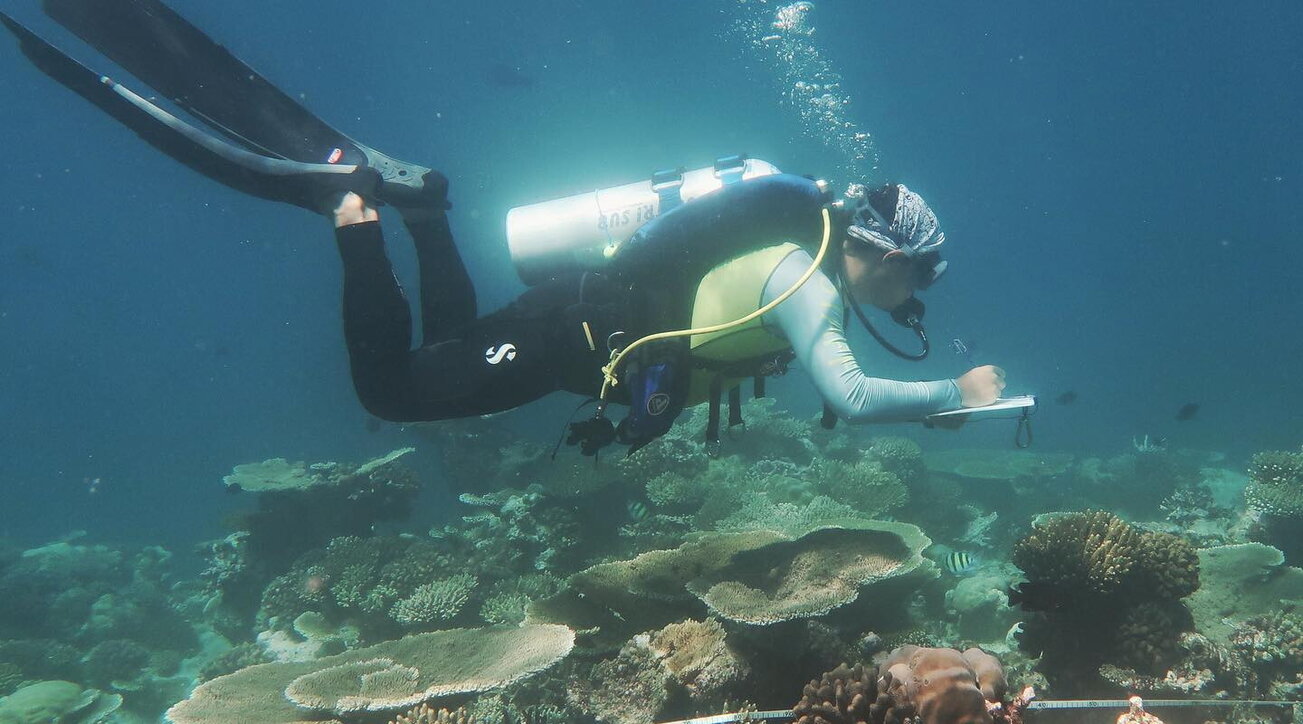 Restaurare le barriere coralline: l'impegno del Marhe Center alle Maldive