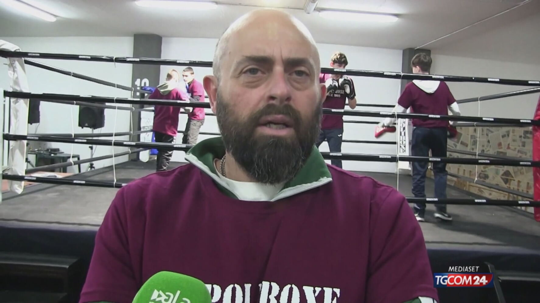 Napoli, sgomberata palestra di boxe per ragazzi "difficili"