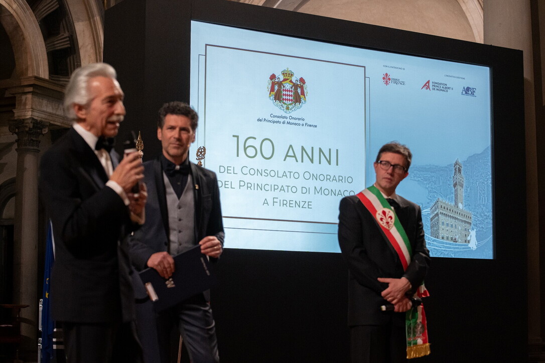 Il principe Alberto II e la principessa Charlene visitano ABF con ...