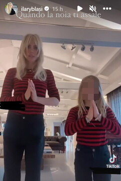 Fotogallery - Ilary Blasi fa i Tik Tok con le figlie Isabel e Chanel Totti
