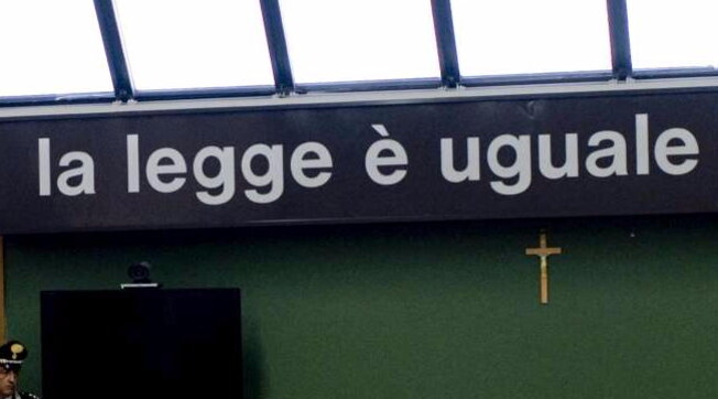 Mantova, tredicenne incinta: compagno 19enne a processo
