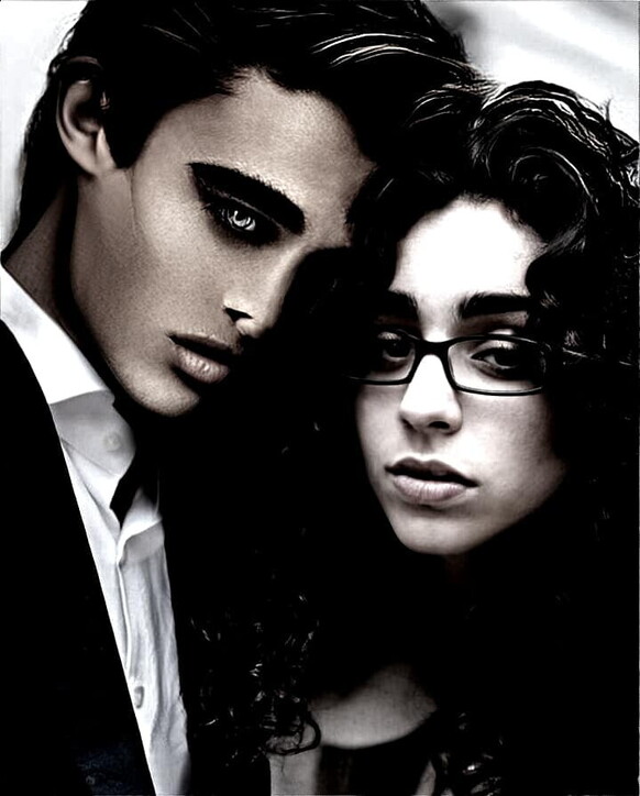 Fotogallery - Eren Kartal, l'uomo virtuale sposato da una donna di New York