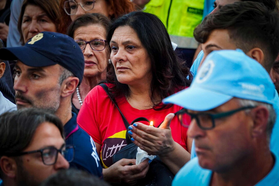 Giulia Tramontano, folla davanti alla chiesa per il funerale