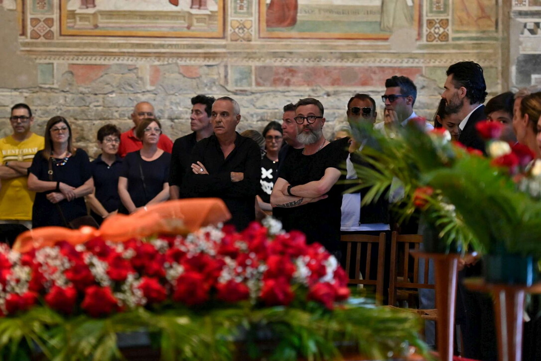 L'addio a Francesco Nuti: i funerali in forma privata a Firenze