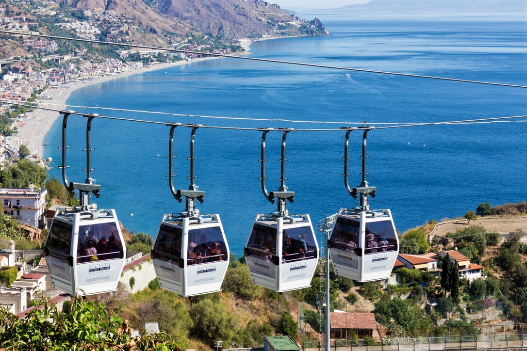 In funivia sul mare: le risalite più belle del Mediterraneo