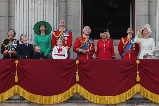 Fotogallery - "Trooping the Colour", il principino Louis e il giallo ...