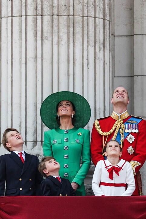 Fotogallery - "Trooping the Colour", il principino Louis e il giallo ...
