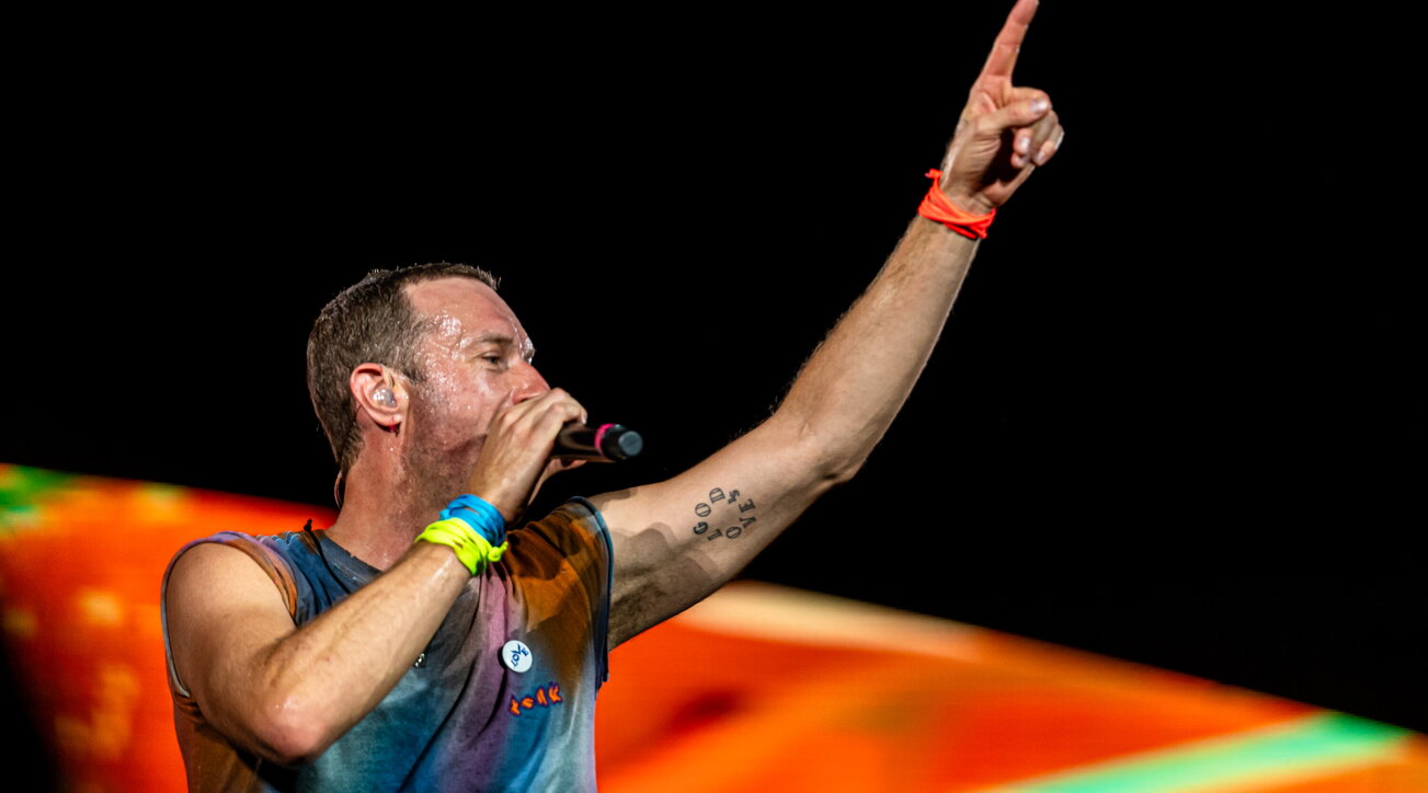 I Coldplay omaggiano Milano con "O mia bela Madunina"