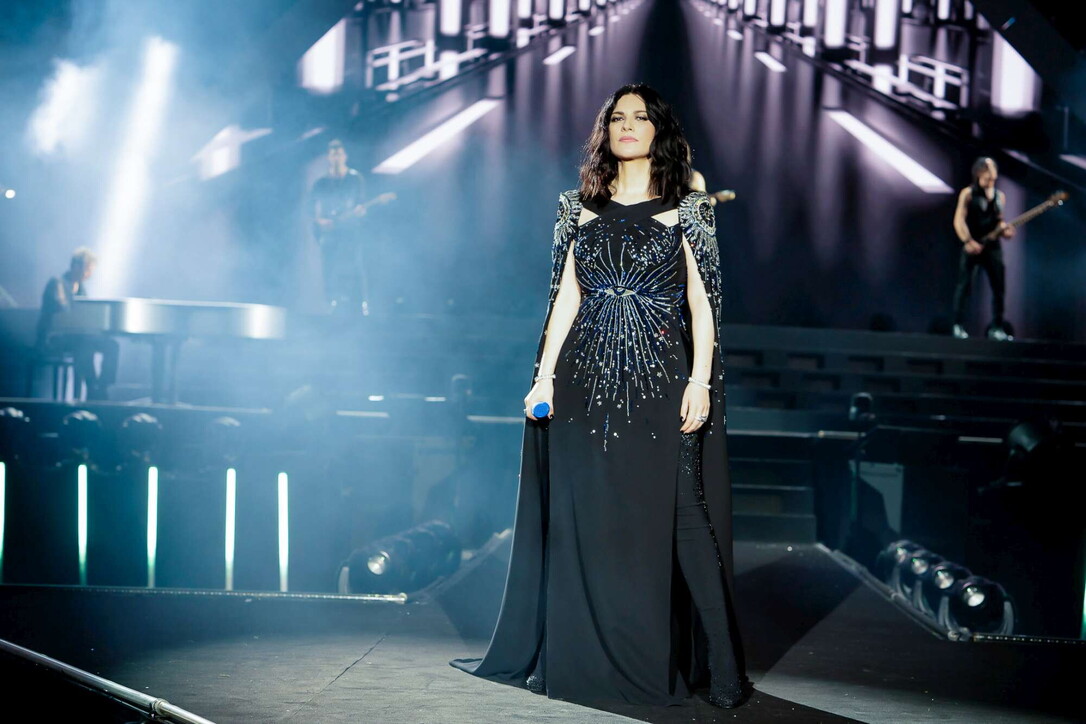 Laura Pausini incanta Venezia tra acqua alta, fulmini e black out