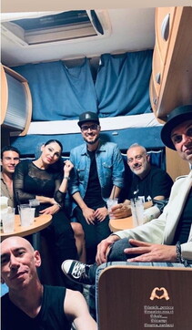 Fotogallery - Anna Tatangelo bacia mezza nuda Mattia Narducci sui social