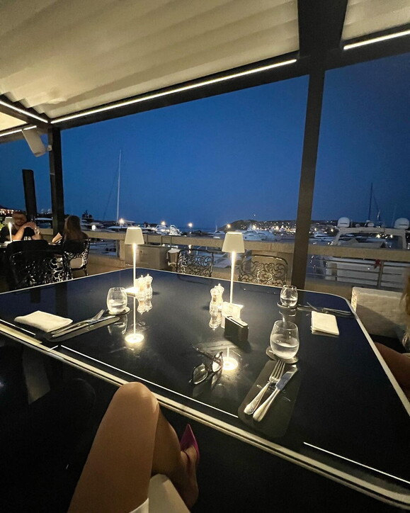 Elisabetta Canalis, sport con Georgian Cimpeanu e relax in bikini