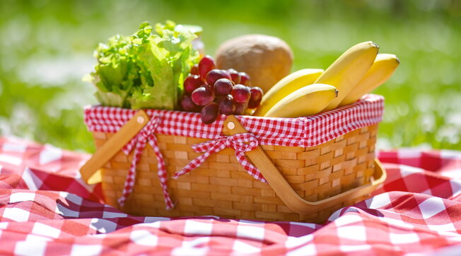 In spiaggia o sui prati: piccola guida al pic-nic perfetto