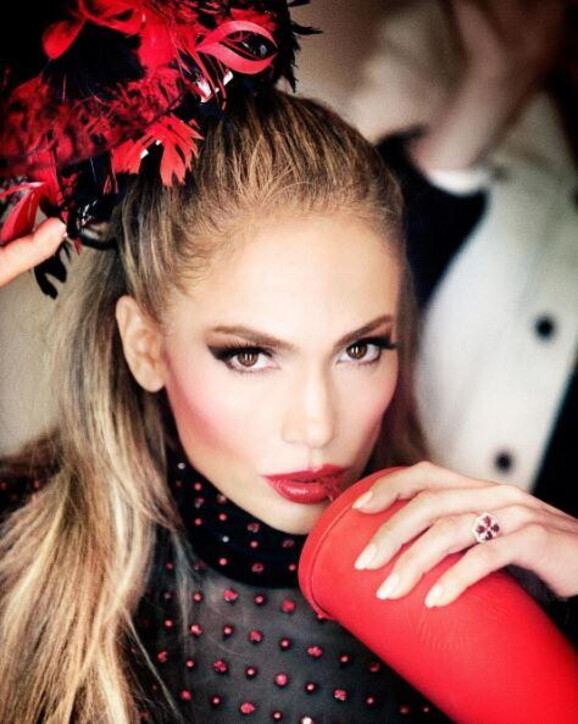 Jennifer Lopez regina di Capri: live improvvisato in un locale