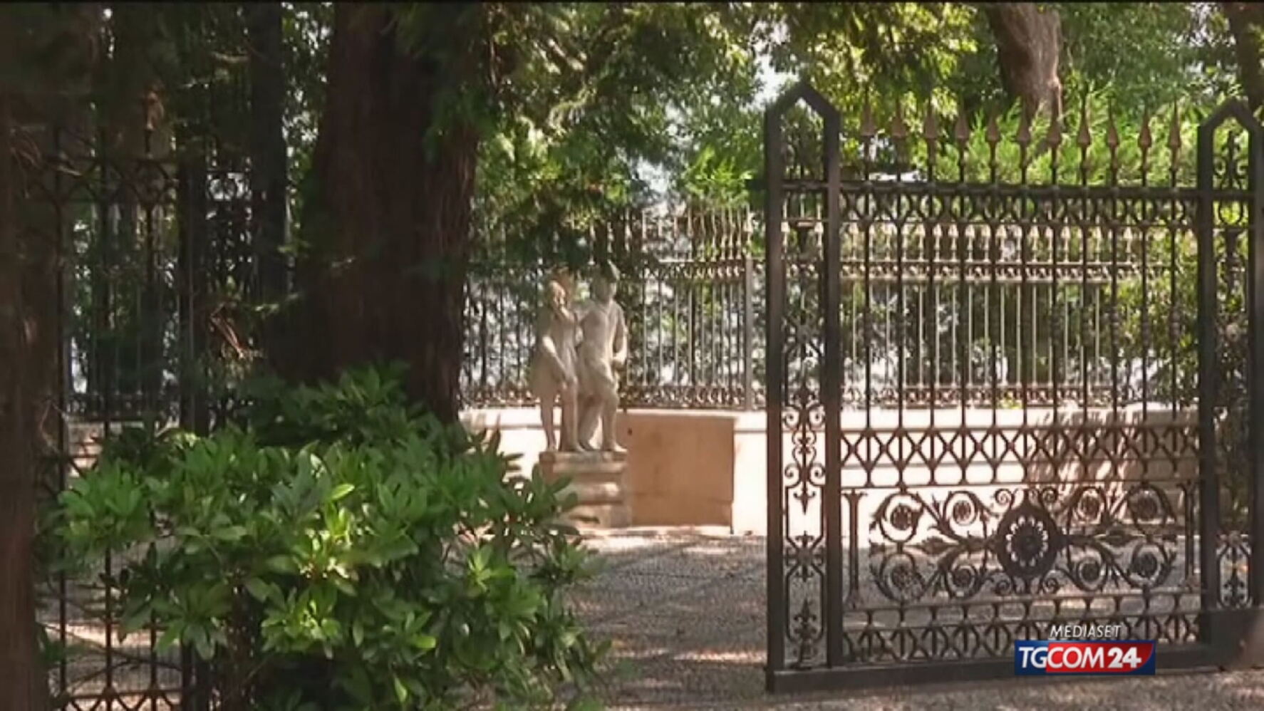 Clooney non vende Villa Oleandra