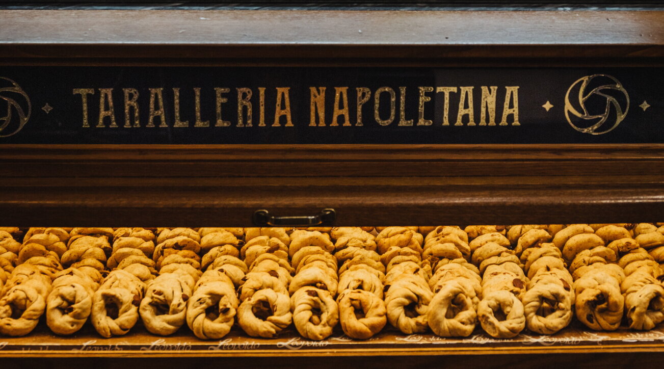 Uno degli street food più iconici: il tarallo