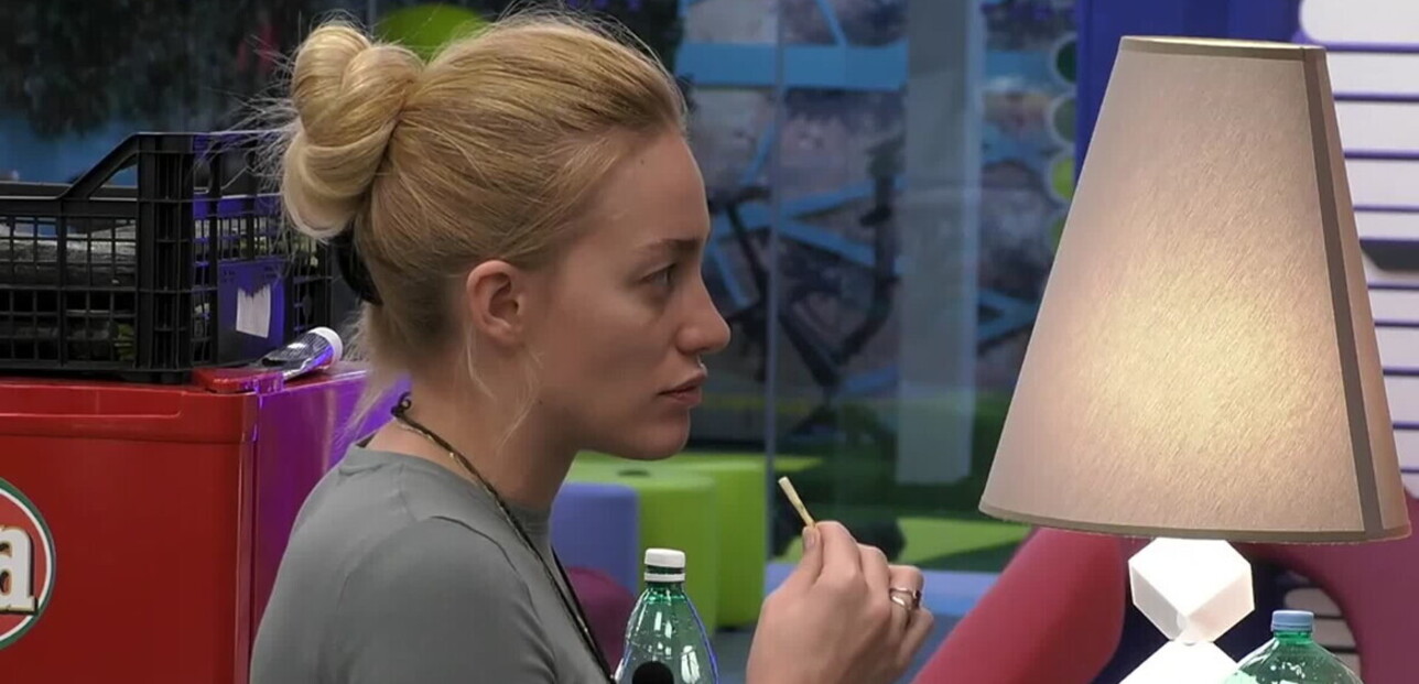 "Grande Fratello", Vittorio si allontana da Heidi