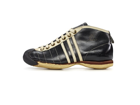 Sneakers "cult", le Samba: Marracash nella campagna adidas