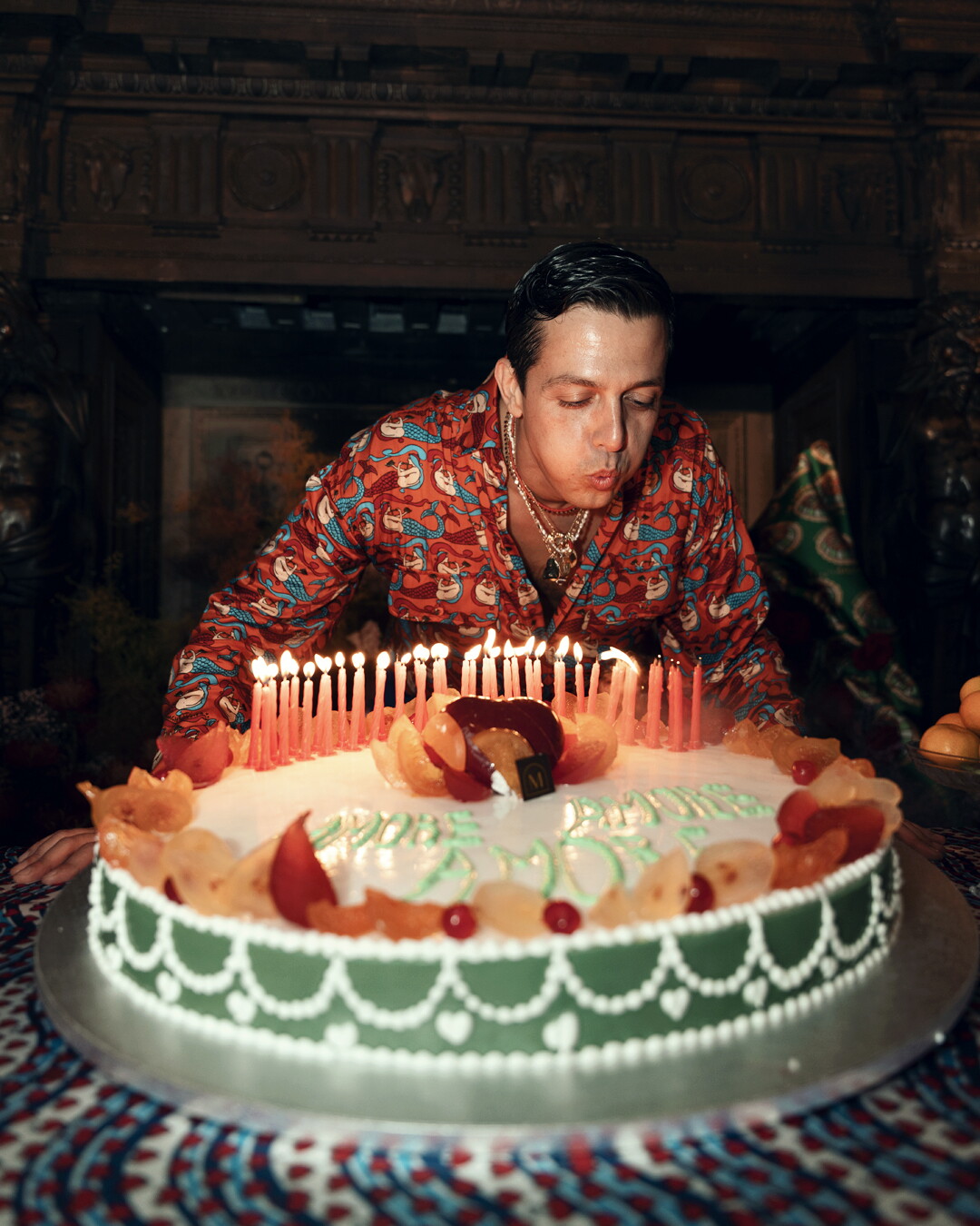 Alessandro Enriquez, una notte al museo per festeggiare i suoi primi 40 ...