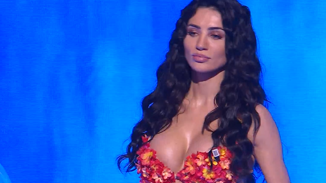 "Ciao Darwin 9", l'ingresso della Madre Natura della terza puntata: Andreea Sasu