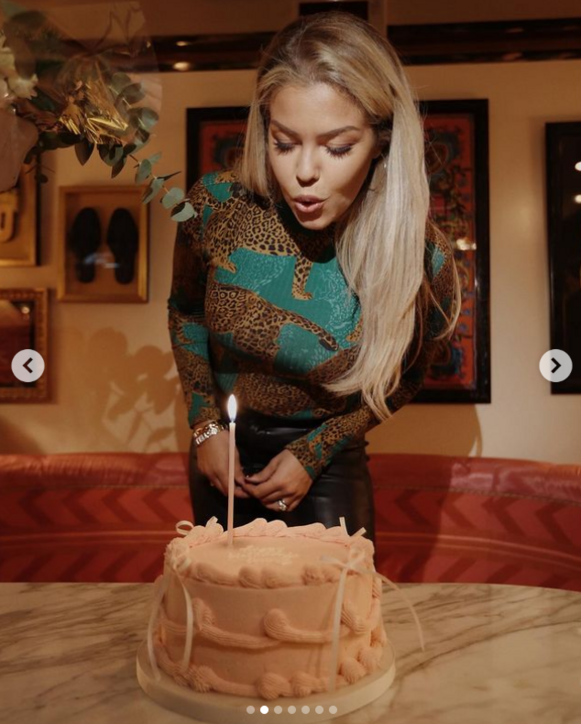 Costanza Caracciolo spegne le candeline, festa "lampo" tra amiche