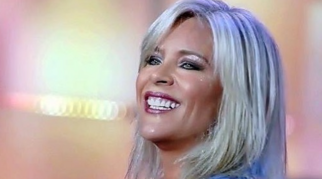 Arrestata Samantha Fox perché ubriaca in aereo