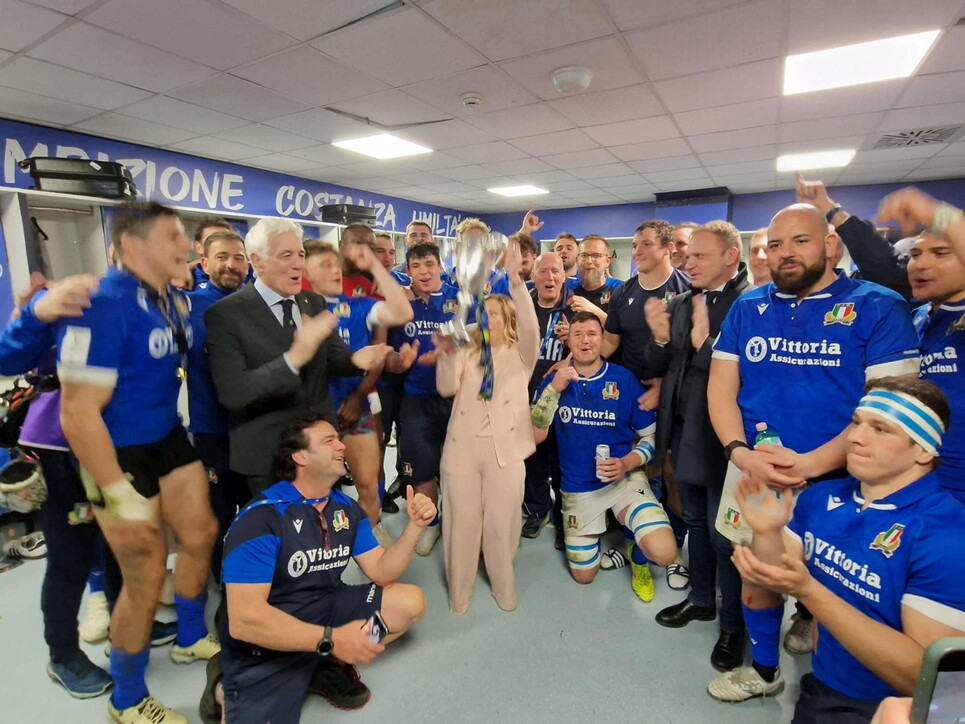 Giorgia Meloni, giornata di sport e festa con l'Ital-rugby: "Simbolo di ...